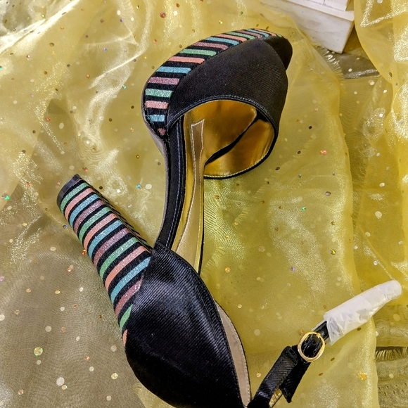 Hale Bob | Shoes | Hale Bob Platform Dorsay Silhouette Pumps Stripped ...